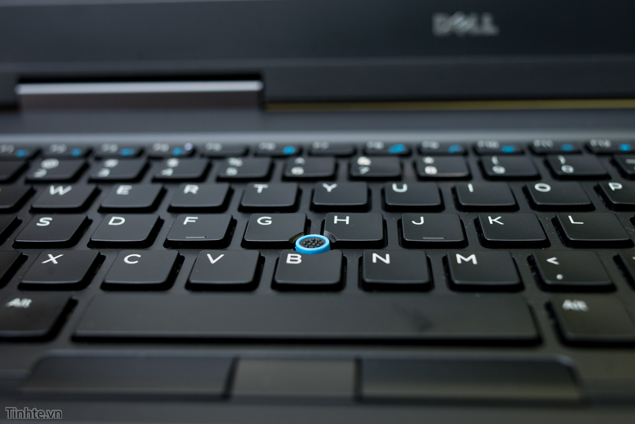 Dell Precision 7510 – Mỏng nhẹ hơn, thời lượng pin tốt, giá hấp dẫn ...